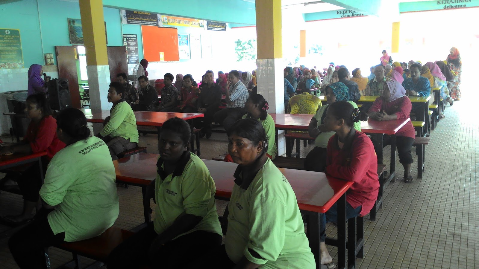 SMK BUKIT SENTOSA: Jamuan Hari Raya Anjuran KGK SMKBS