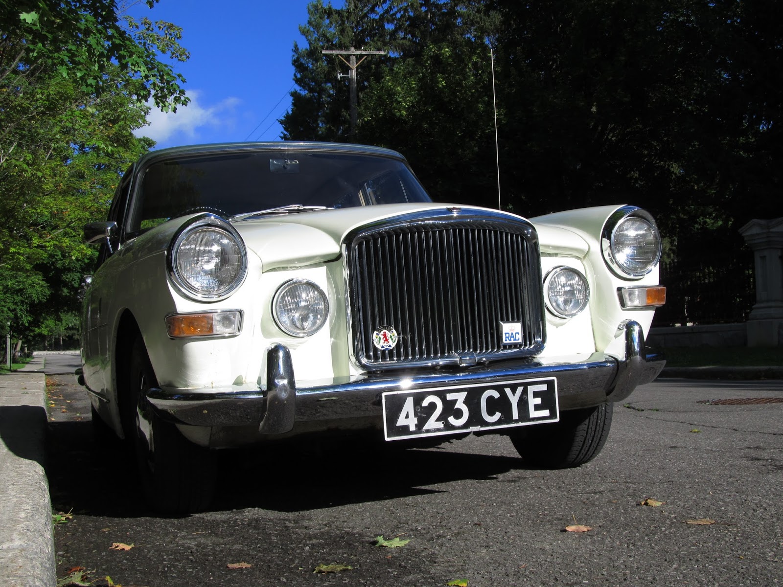 1966 Vanden Plas PRINCESS 4 litre R (Rolls Royce) : THE GRILL