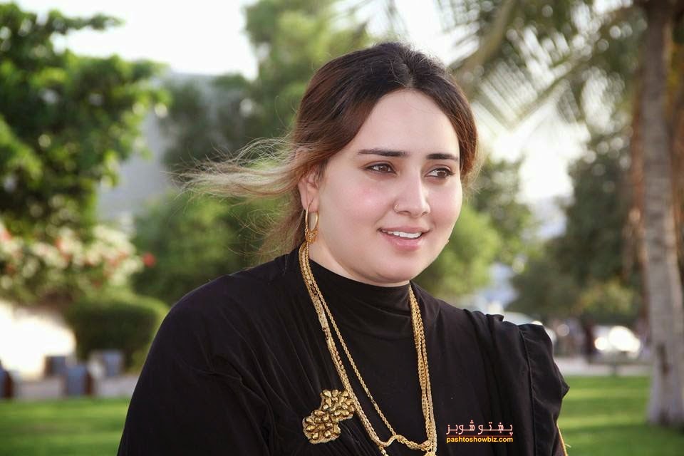 Cute Pictures Of Nadia Gul Stylish Photos 2014-Pashto Singer Nadia Gul ...
