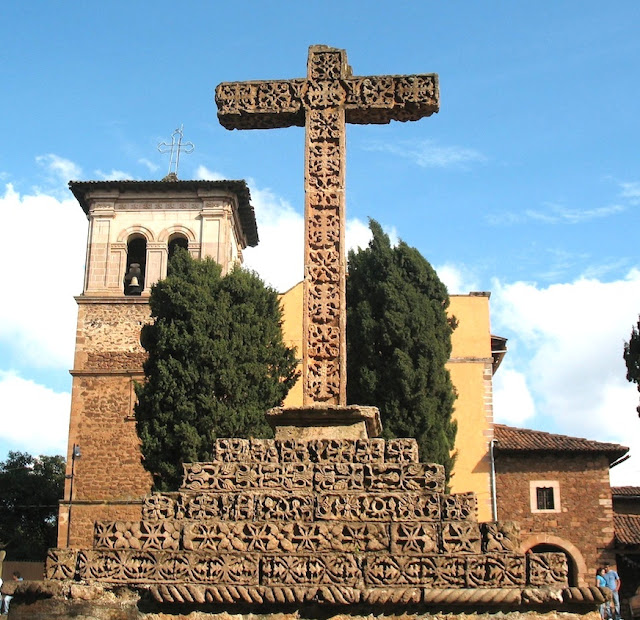 colonialmexico: Mexican Crosses: Santa Maria Tarecuato