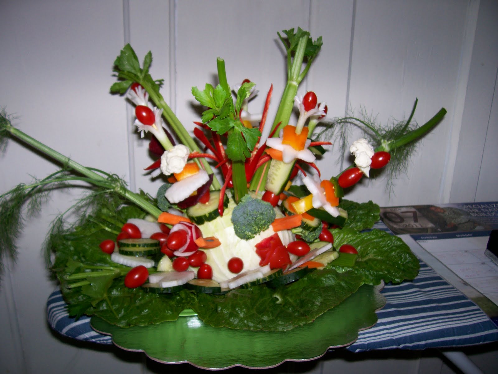 Fruit Carving, Vegetable Carving, Garnishes and Edible Arrangements ...