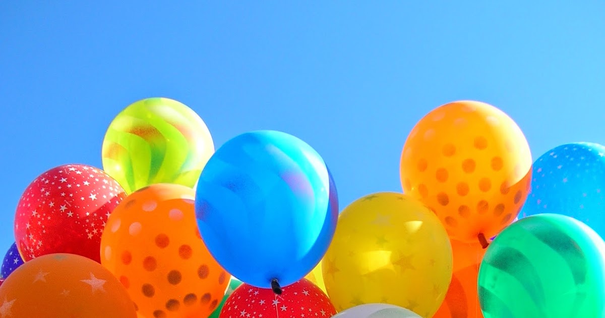 Once in a Blue Muse: #1000PostParty Champagne! Balloons! Noise Makers!