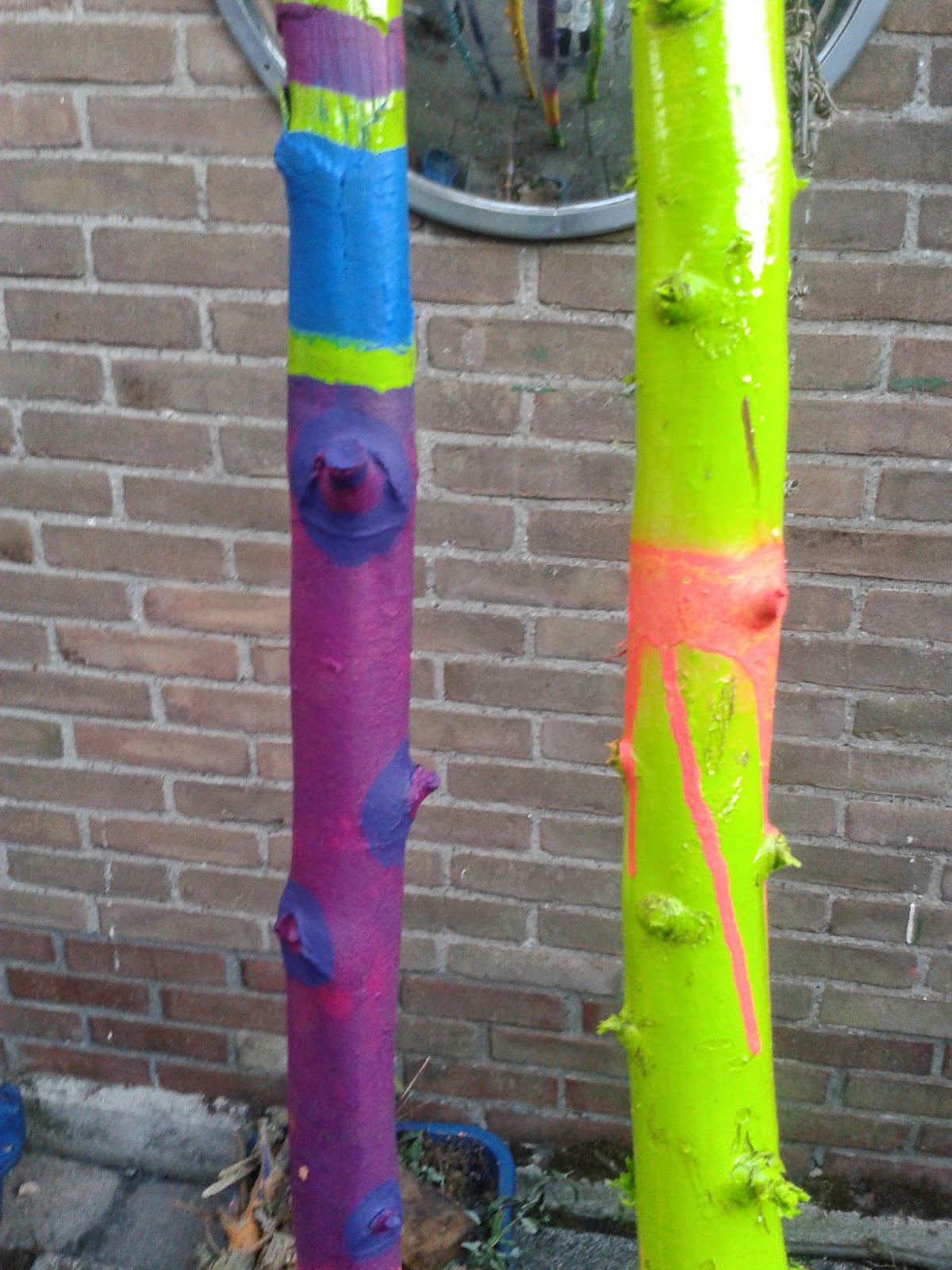 Double Dutch stories: Pole Painting