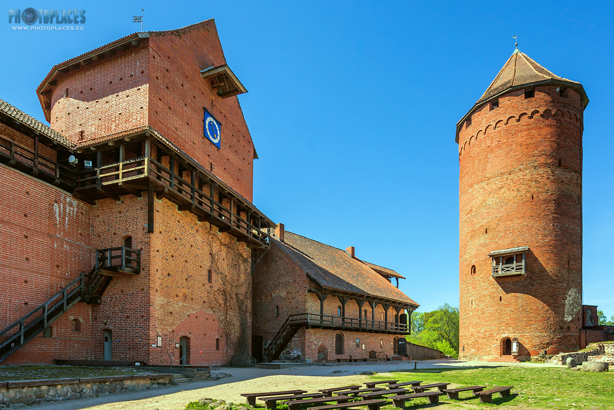 Turaida Castle - Photoplaces