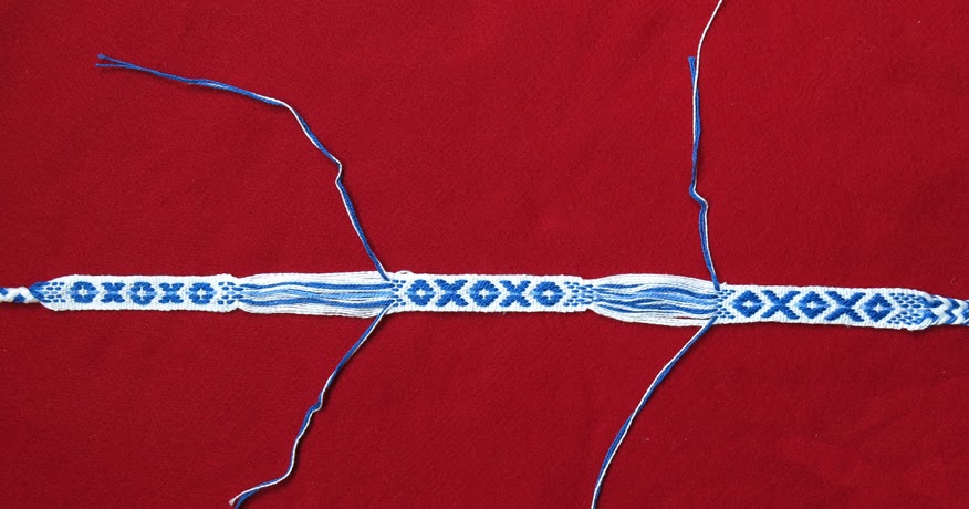 Durham Weaver: Weaving bands with 7 pattern threads