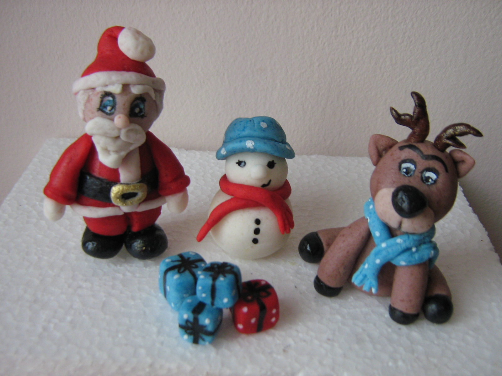 Torte i figurice za torte - Sneza: DEDA MRAZ, IRVAS I SNESKO BELIC ...