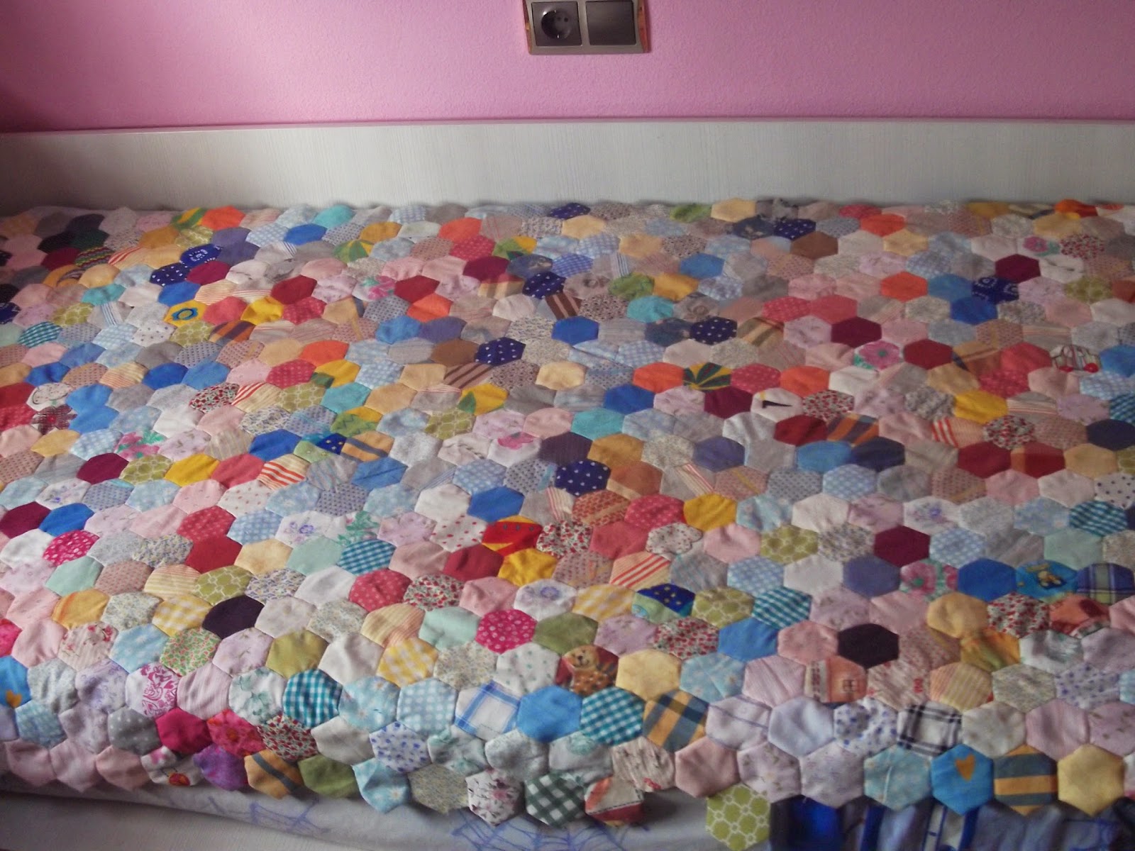 COSAS DE CARI: COLCHA DE HEXAGONOS DE PATCHWORK