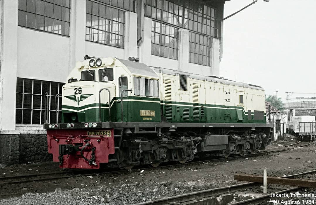 Arsip 76R: Lokomotif Disel Indonesia