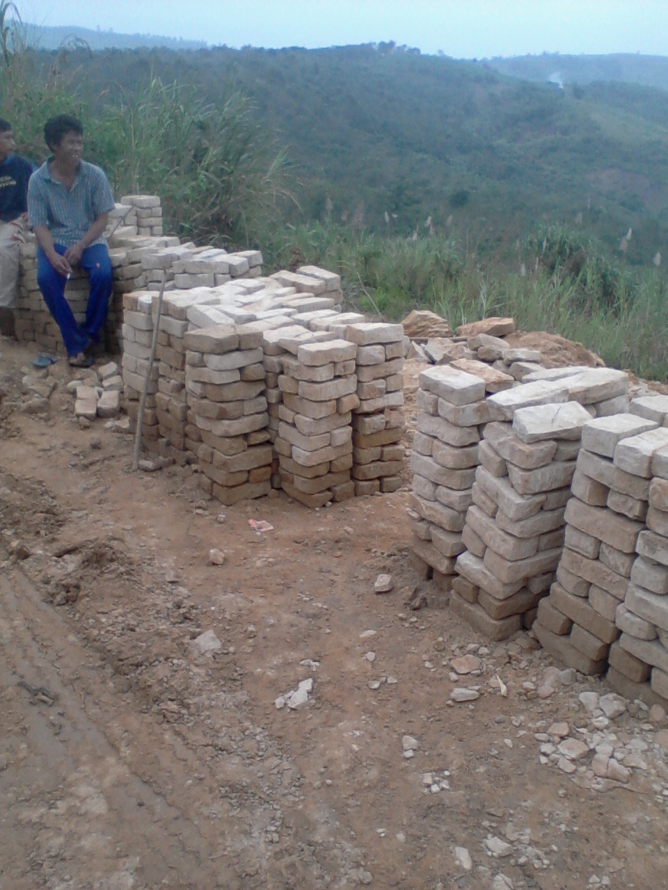 BATA TAHAN API: BATU TAHAN API