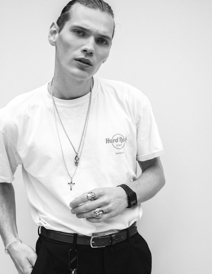 Gestos íntimos: Stanley Michalak para L'Officiel Argentina