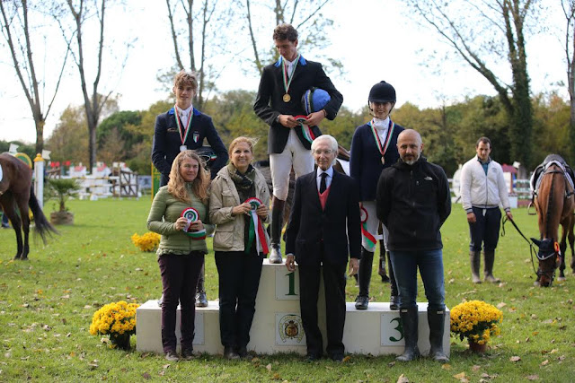 GIEQUIREPORT Deep in the equestrianism: PAOLO MARIO DE SIMONE VINCE SU ...