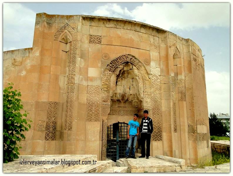 izler ve yansımalar: Saltuklu Melikesi Mama Hatun ve Dönemine Ait Eşsiz ...