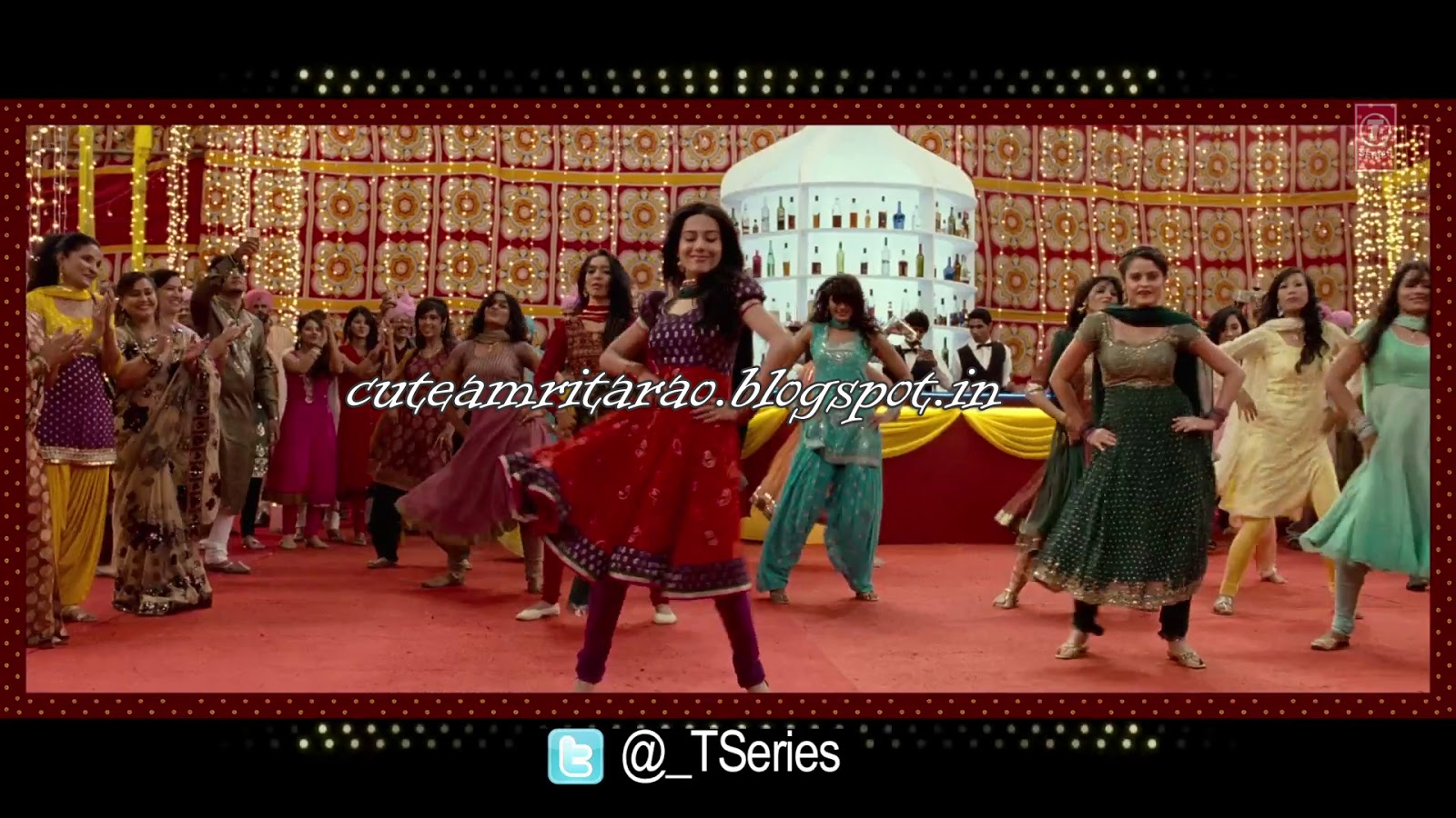 Cute Amrita Rao: Amrita rao HQ snaps frm the song of DAARU PEEKE frm ...