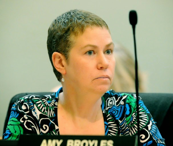 Screams from the Porch: Broyles seeks commish vice chair