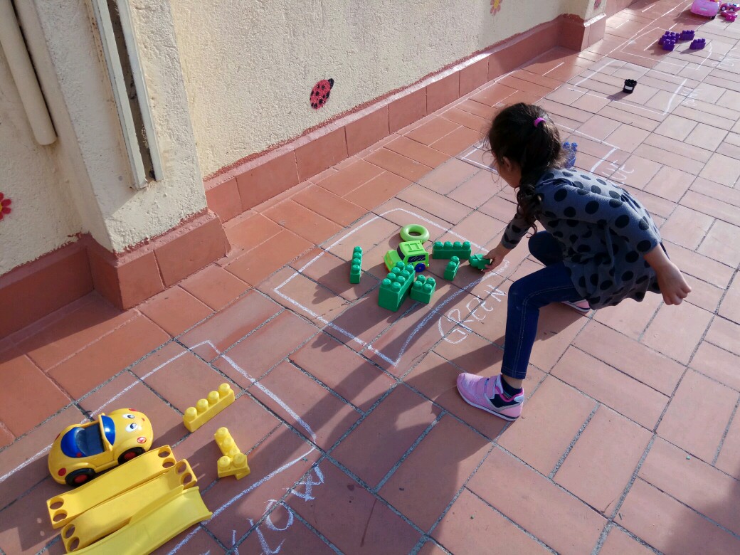 Escola Piaget English: Color Classification!