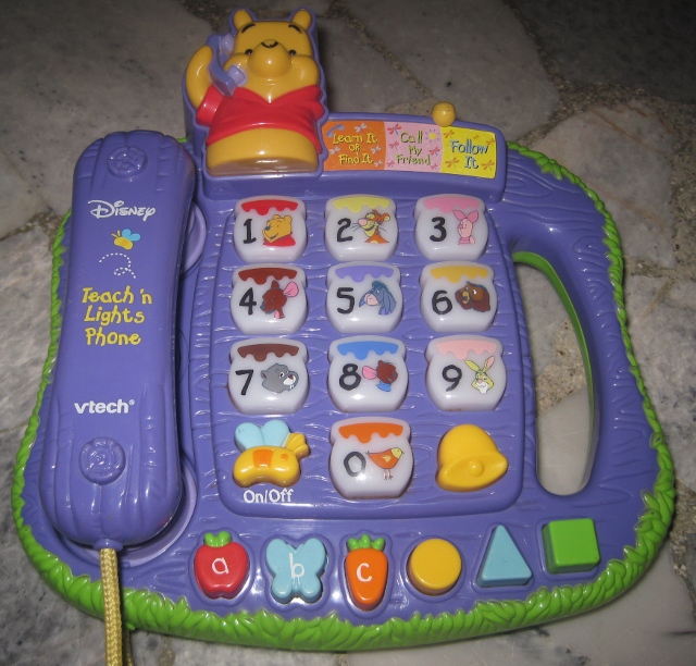 JuaiMurah: Vtech Disney Pooh Teach N Lights Phone