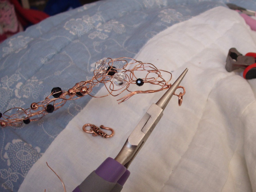 Ravings of a Mad Crafter: Crochet Wire Necklace Tutorial II