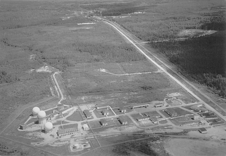 Camping Canadian: RCAF Station Pagwa