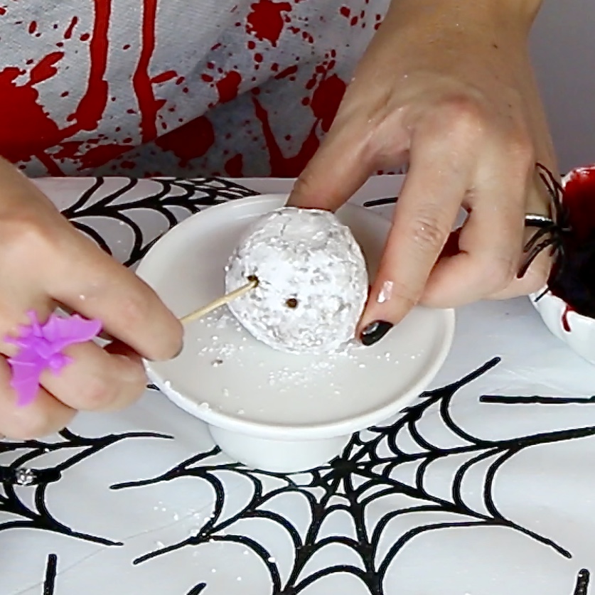 {VIDEO} Bloody Fang Bite Halloween Doughnuts (Spider Bite/Vampire Bite ...