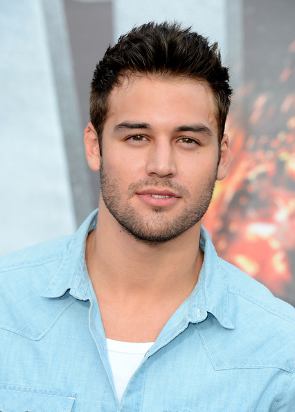 Confessions of a Student: Eye Candy: Ryan Guzman