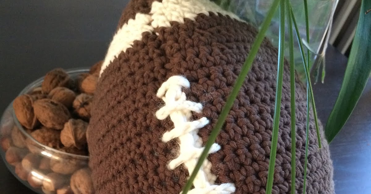 Au Crochet qui m'aille...: ballon de rugby