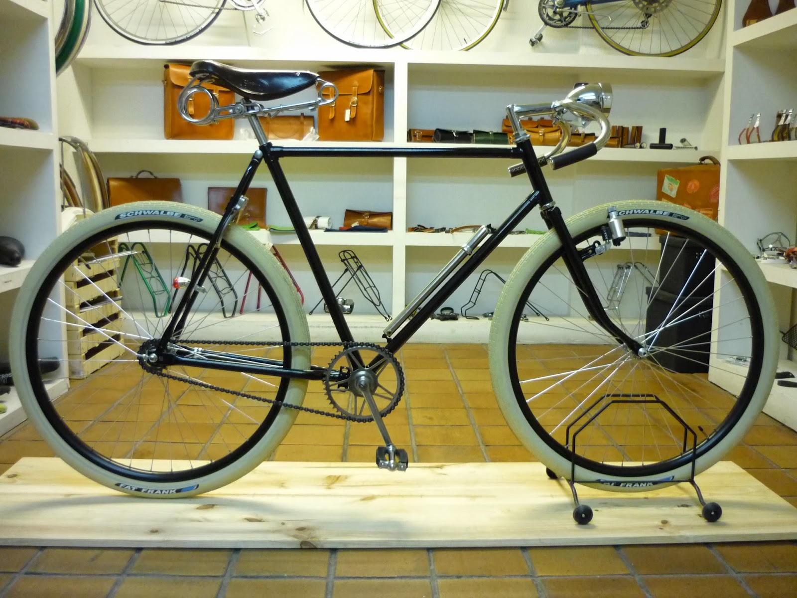 Primeras imágenes de la BCL Path Racer No. 001 - bicicletasclasicasleo.com
