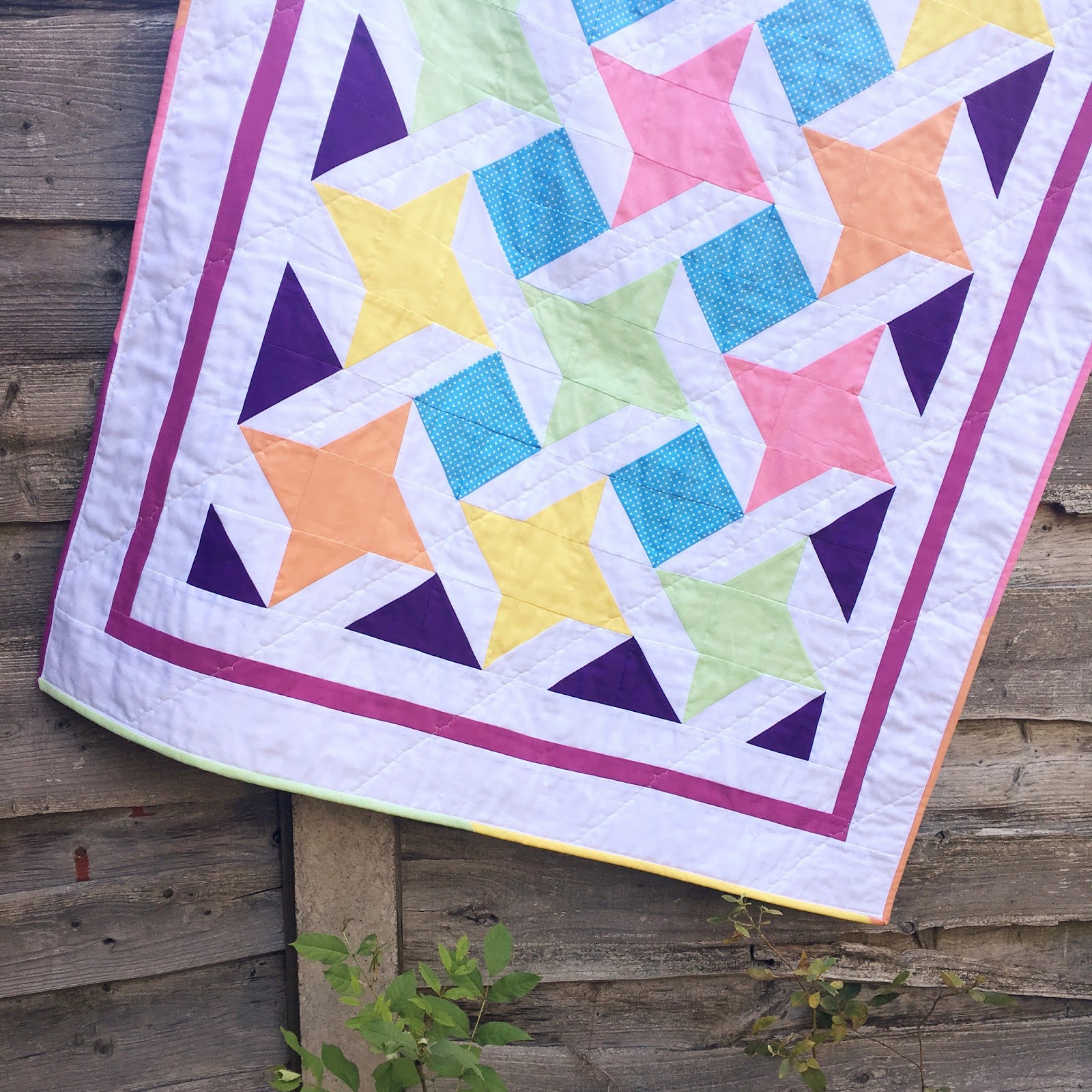 quilt round-up / CHARM ABOUT YOU