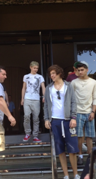 Jonas| Direction| News: Más imágenes de One Direction en L.A (29/01/12)