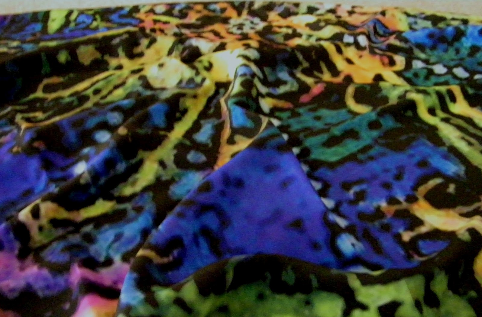 Debra Dolores Fabric Designs: Color Wheel Pattern