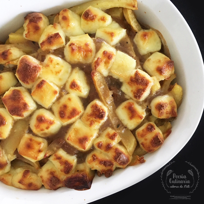 Poesía Culinaria . Sabores de Nati: Poutine / Papas al horno entre ...