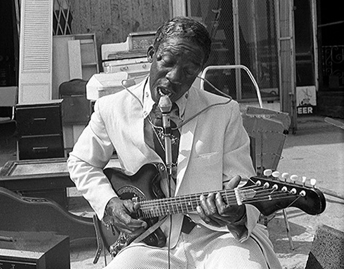 Chicago's Legendary Maxwell Street in photographs by Tom Smith