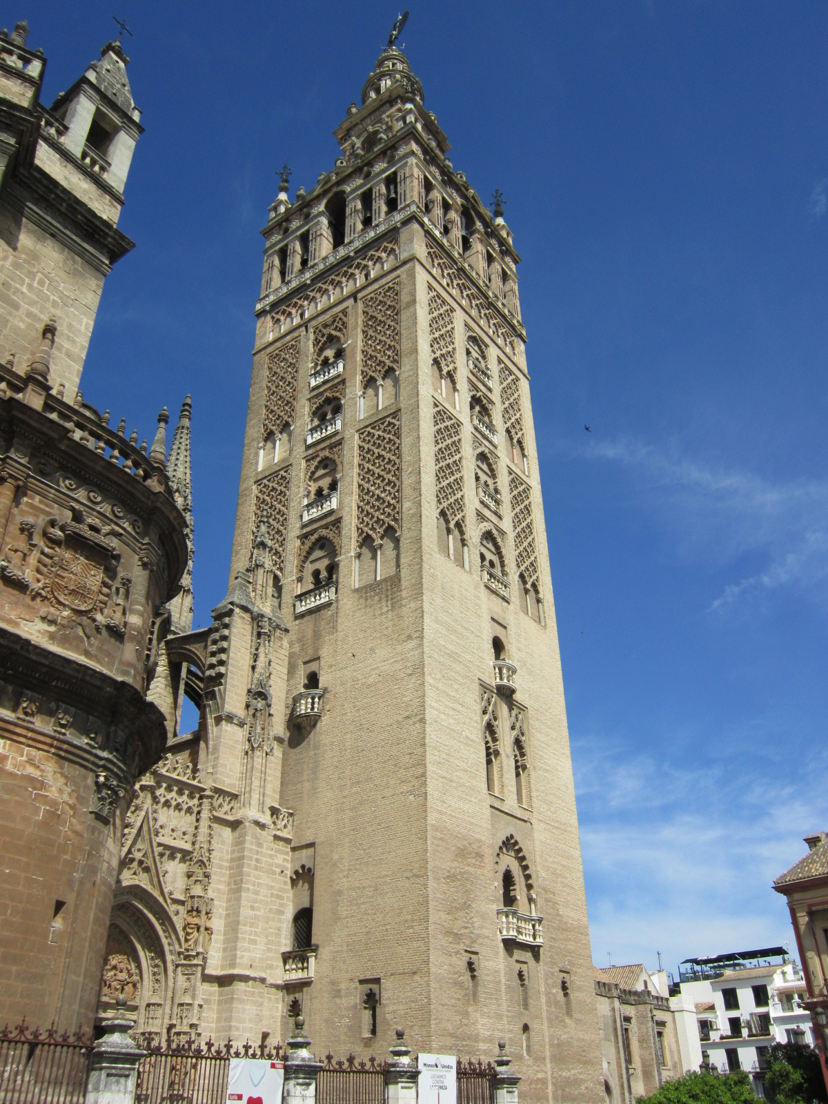 SEVILLA, VIDA Y LEYENDA: LA GIRALDA DE SEVILLA