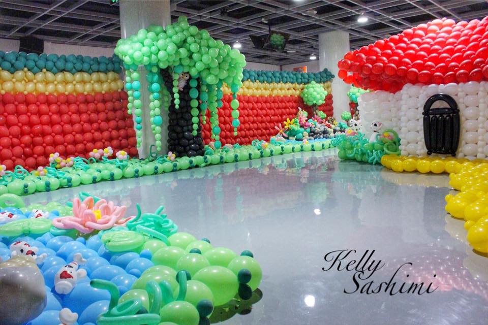 Belle de Balloon Artist: Guinness World Record, The Largest Balloon ...