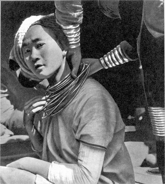 Kayan People: Incredible Vintage Photos of “Giraffe Women” in the 1950s ...