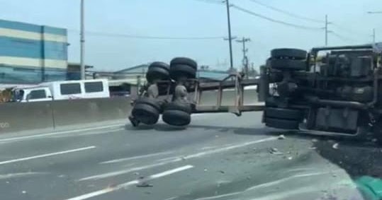 Traffic Advisory - Truck Accident in NLEX Valenzuela Area