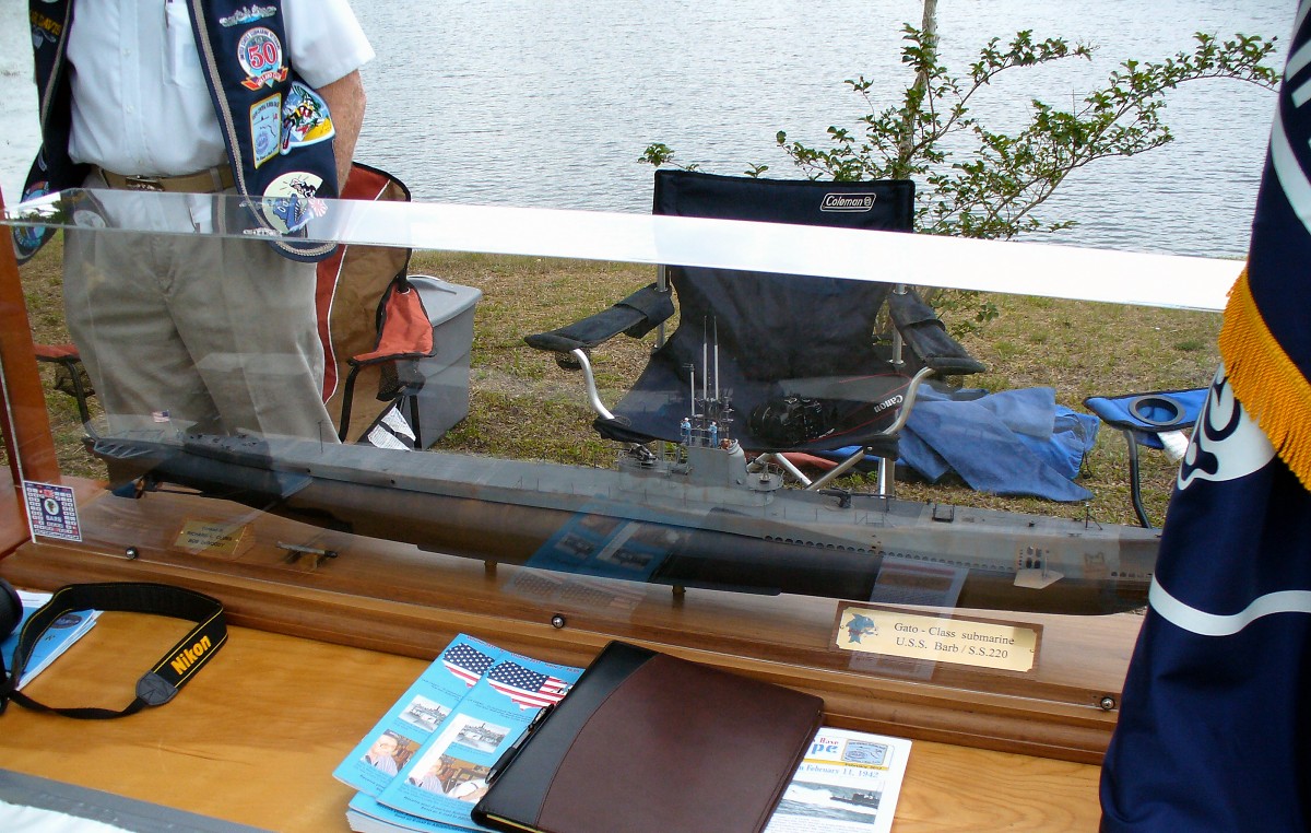 A League of Ordinary Gamers: Road to Victory 2012: USS Barb 1:72 Model