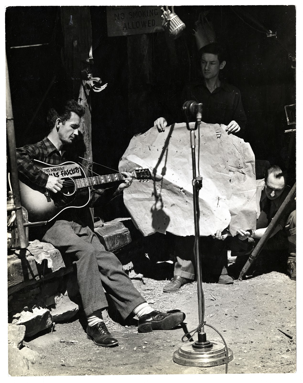 Folk Roots/Folk Branches with Mike Regenstreif: Woody Guthrie – Woody ...