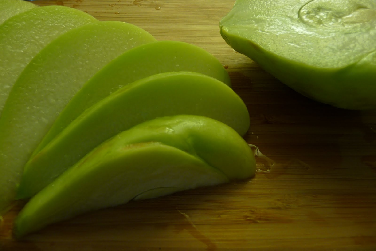 GLOW: CHAYOTE: RAW APPLE ALTERNATIVE