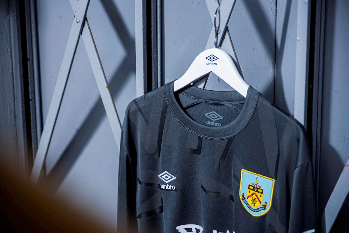 No More Puma - Umbro Burnley 19-20 Home Kit Released + Kit & Sponsor ...