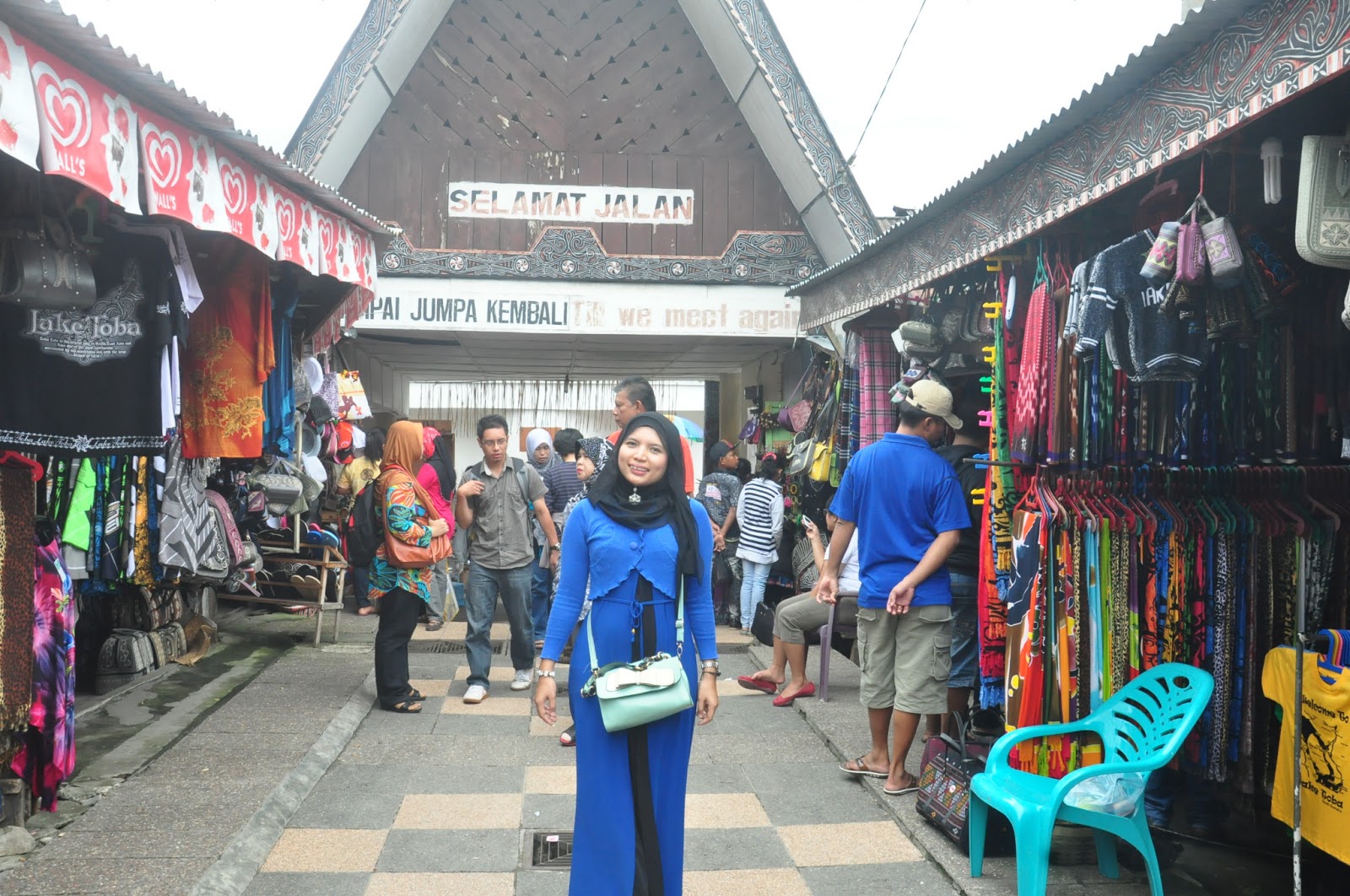 Cik Merah: Bercuti di Medan Indonesia