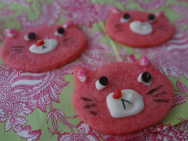 Bittersweet Lane: Cat Shortbread Cookies