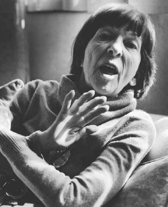 Bookish Relish: Memoirs: 84, Charing Cross Road by Helene Hanff