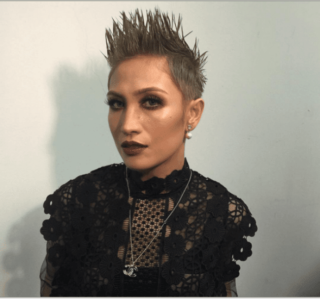 Mengejutkan 2 Foto fesyen menakutkan Ozlyn, isteri Johan Raja Lawak di ...