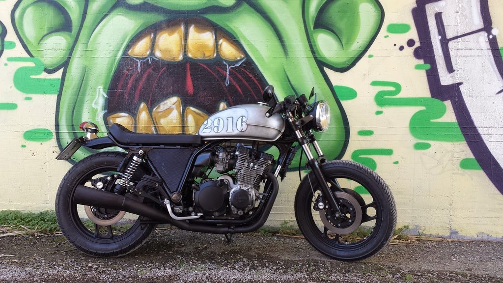 Racing Cafè: Yamaha XJ 750 Cafè Racer by Luca Dogana