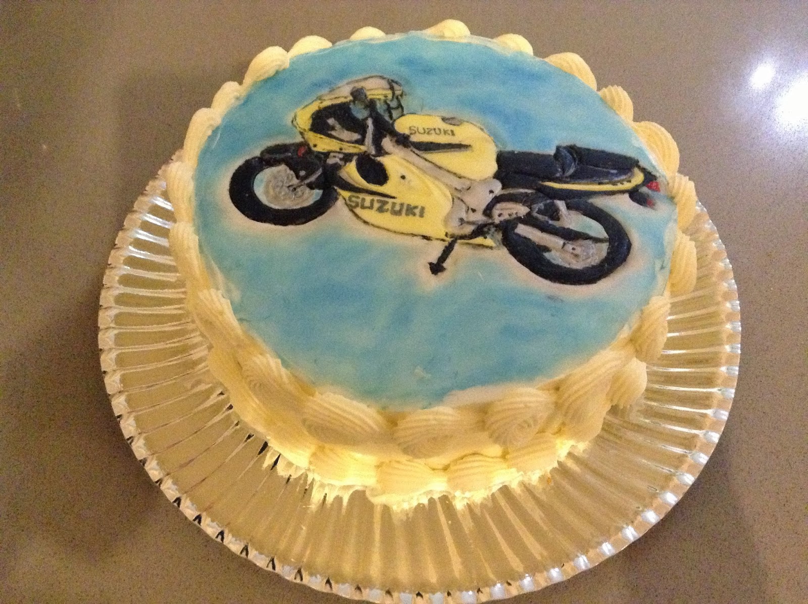 torturi si prajituri romanesti londra Daniela : tort cu motocicleta