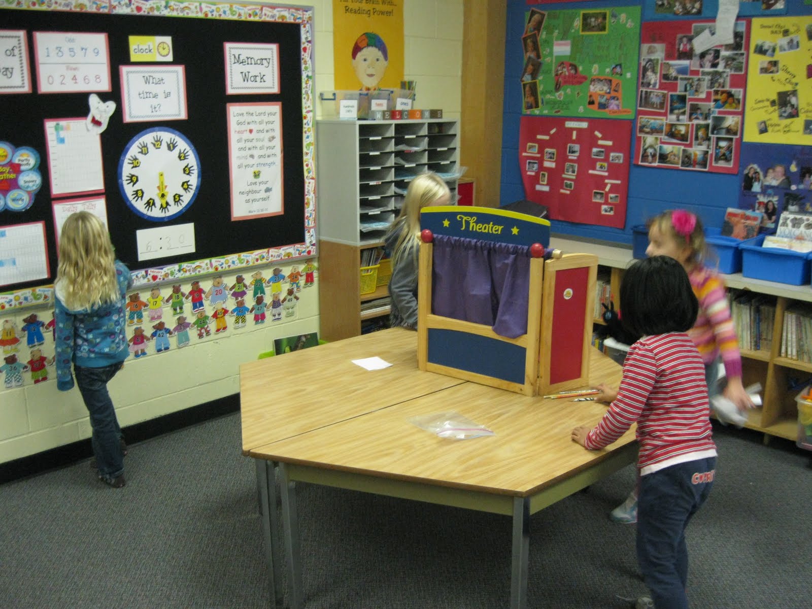 Grade 1 Surrey Christian School: Grade 1M Puppet Show - DANCING ANIMALS