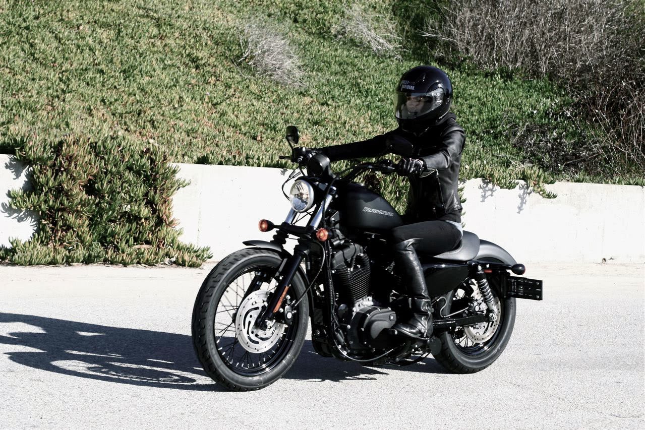 Hermandad Lunática: Marisa Miller & Harley Davidson