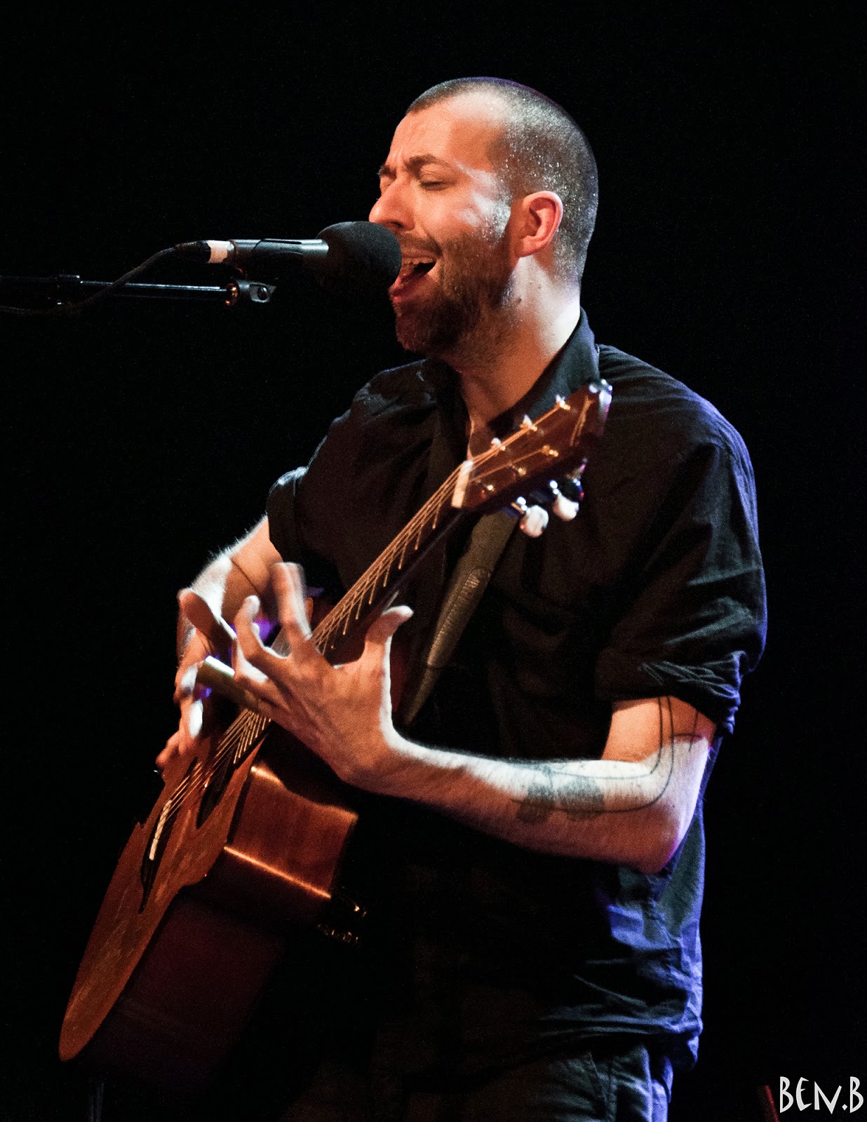 Blog Por Simas: CIDADE RECEBE SHOW E WORKSHOP DE JON GOMM