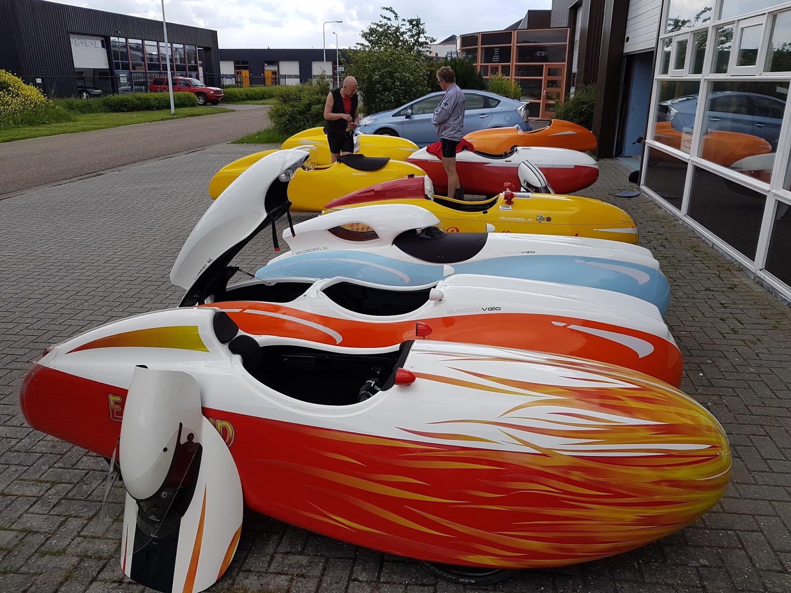 Wieringer-Velomobiel: Quattrovelo(xl?) Velomobiel voor lange mannen.
