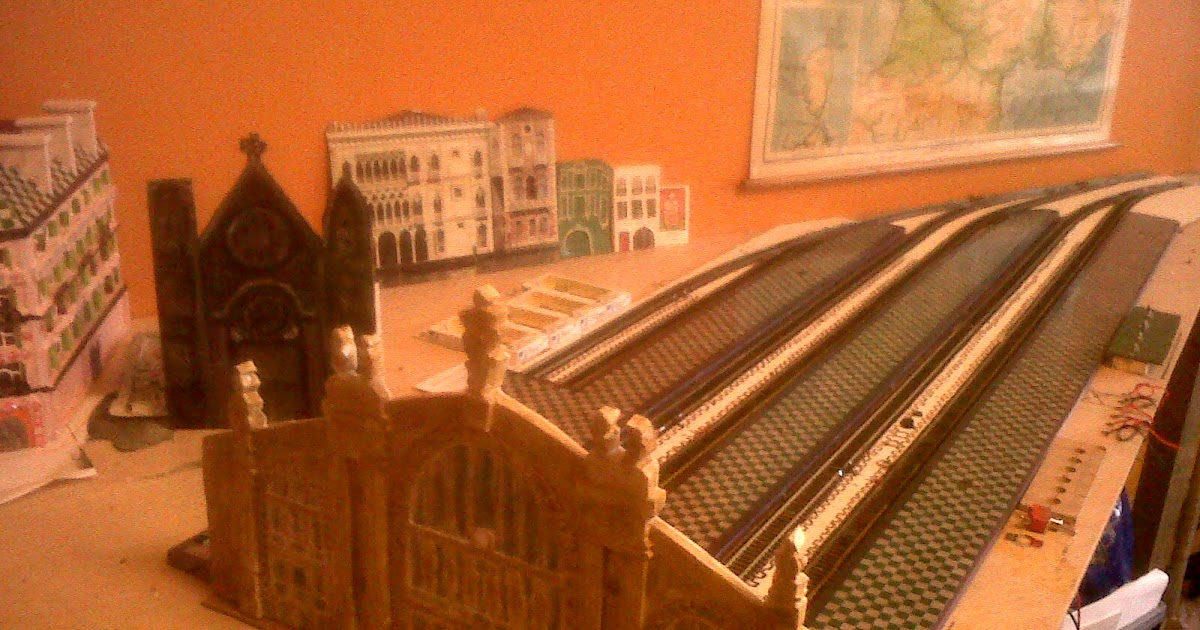 French Model Railway: Sequencing tasks on an HO scale model railway.